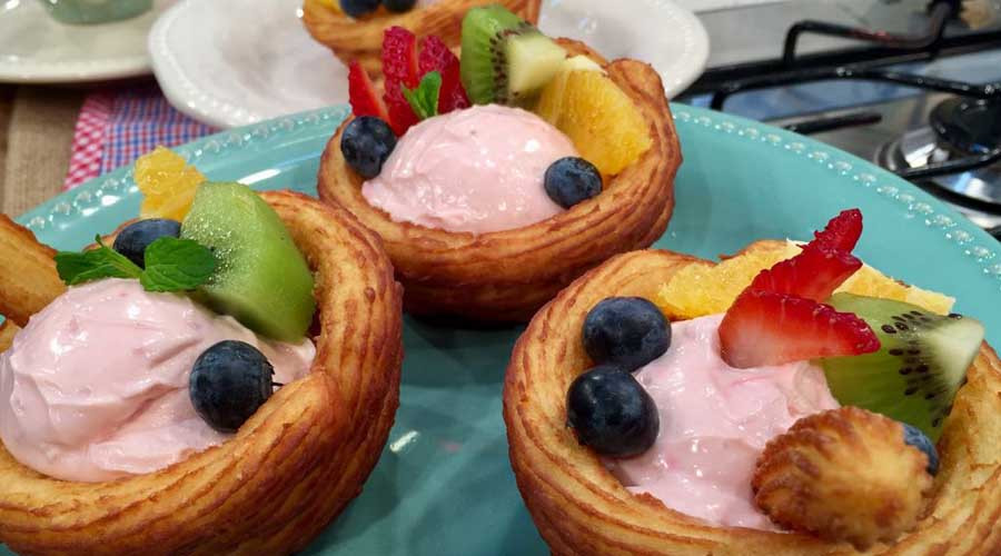 Churros canasta con helado de durazno - Cocineros Argentinos