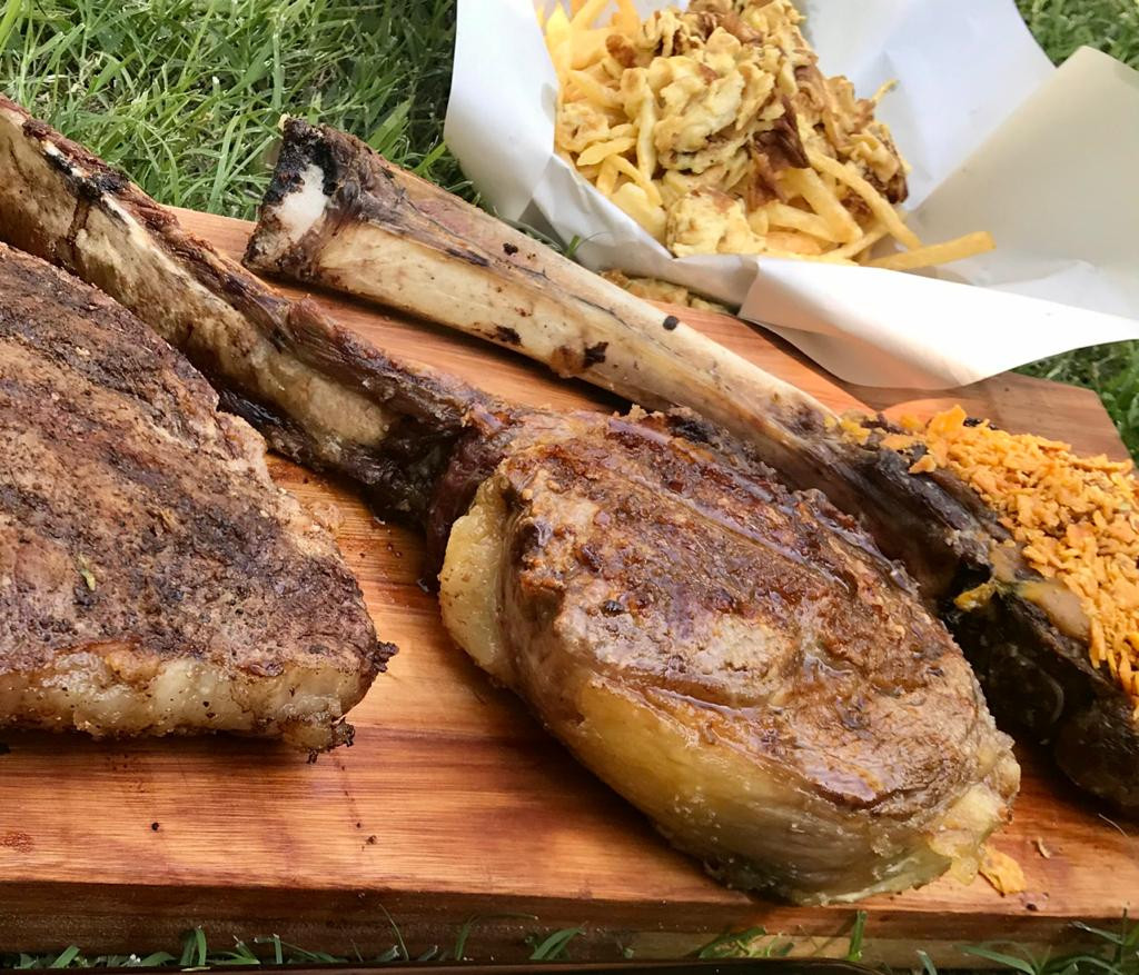 BIFE TOMAHAWK Y BIFE T-BONE - Cocineros Argentinos