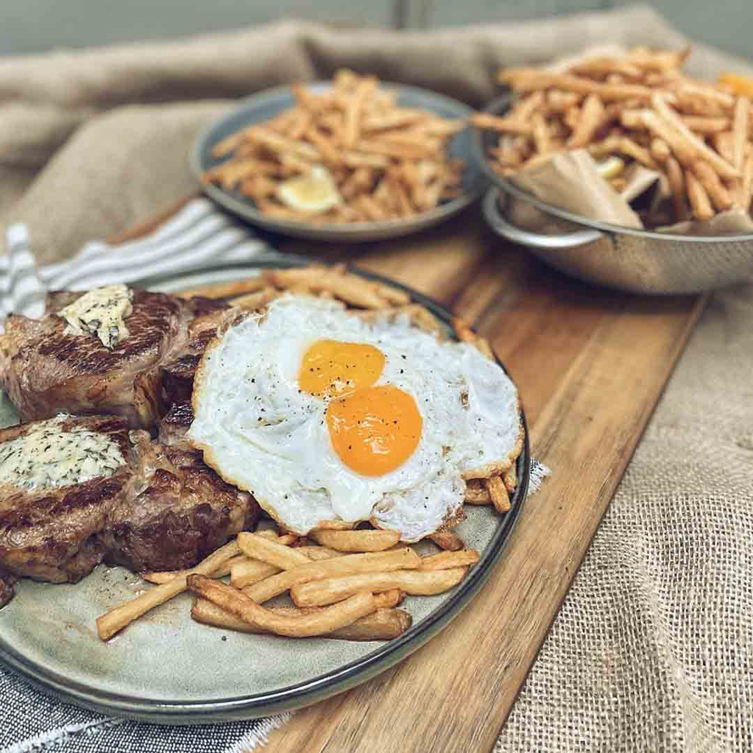 BIFE ANCHO CON PAPAS A CABALLO - Cocineros Argentinos